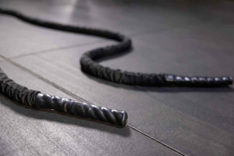 5 Killer Battle Rope Exercises (and the Right Way to Add Them to Your ...