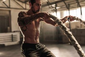 6 Battle Rope Exercises for a Strong Core and Chiseled Abs ...