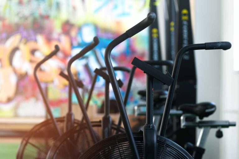 7 Assault Bike Workouts for Burning Fat, Athletes, Cardio, Beginners ...