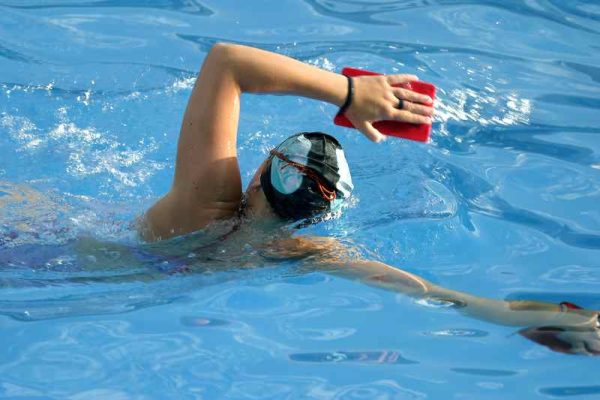 How to Choose Swim Paddles