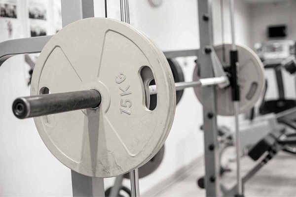 6 Best Smith Machine Leg Exercises (and Sample Workout)
