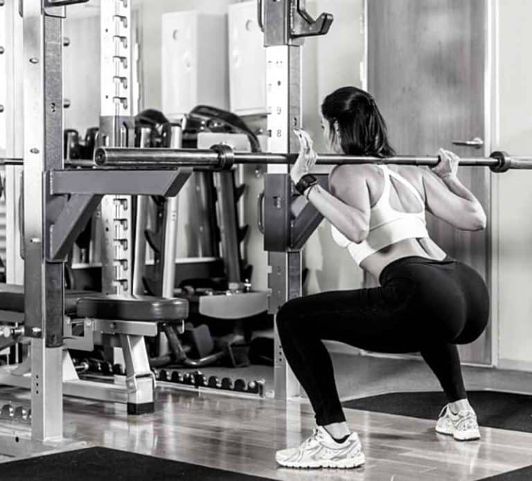 5 Best Squat Rack Exercises for Glutes (and Benefits of Glute Training ...