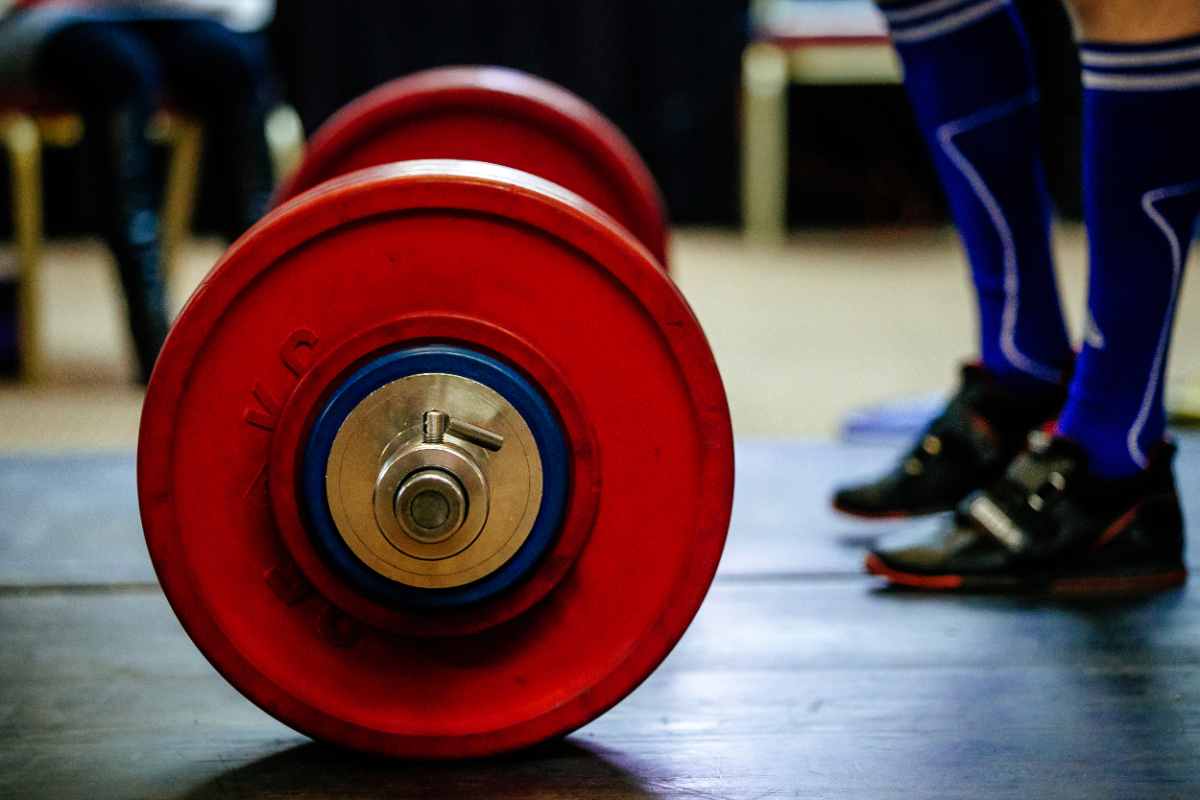 Rack Pull Vs Deadlift Benefits Differences And How To Program Both