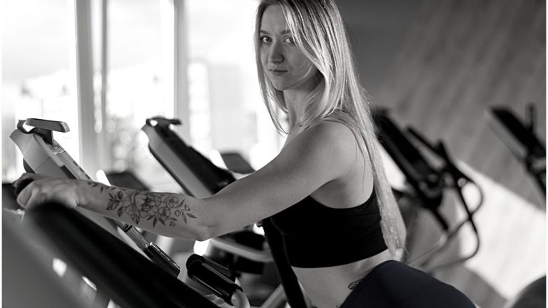 How to Lose Weight Fast on the Elliptical (Plus Benefits and Sample Fat ...