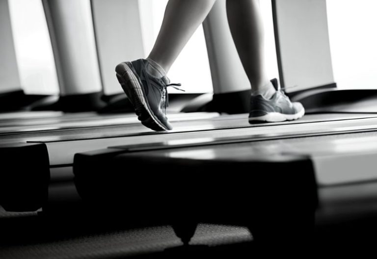 Elliptical Machine vs Walking: Which One is Better for You ...