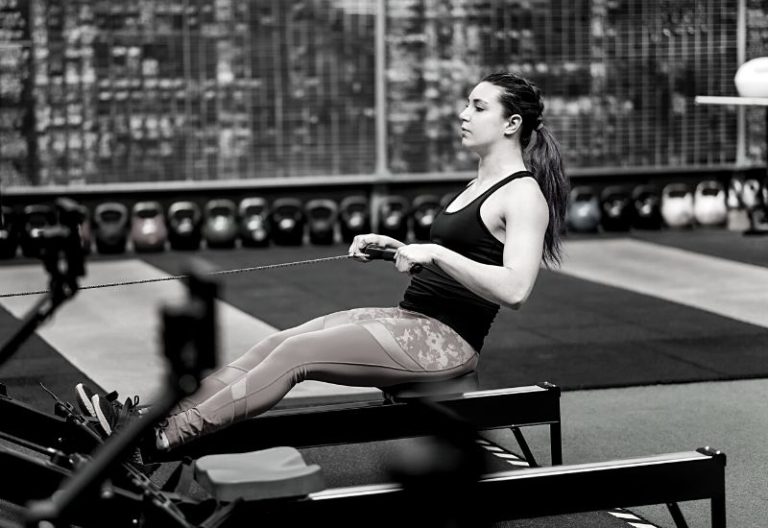 5 Rowing Workouts for Cardio (for Beginners, Advanced, and More ...