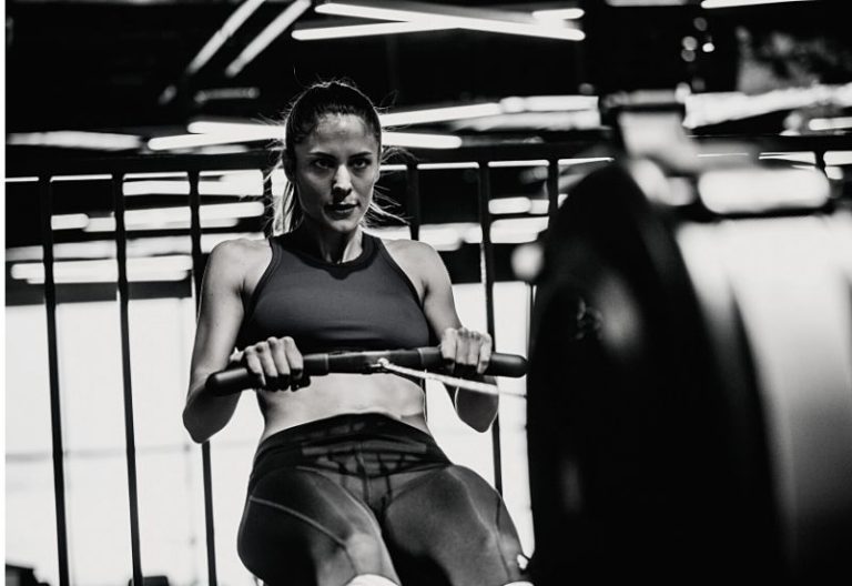 5 Rowing Machine Workouts for Beginners (Plus Tips for Rowing Like a ...