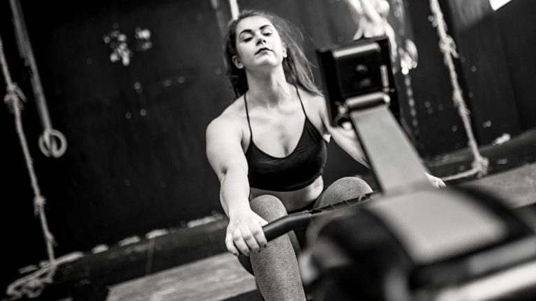 5 Rowing Workouts for Cardio (for Beginners, Advanced, and More ...