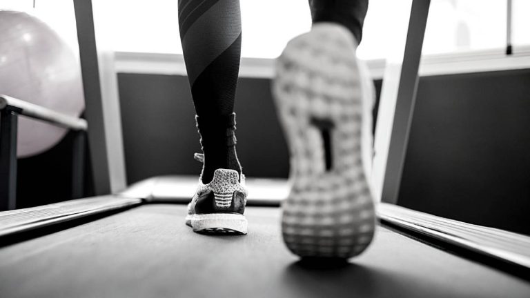 The 5 Best 30-Minute Treadmill Workouts (for Beginners, Fat Burning ...