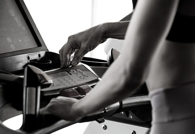 The Beginner’s Guide to Mastering the Treadmill Machine (Tips and ...