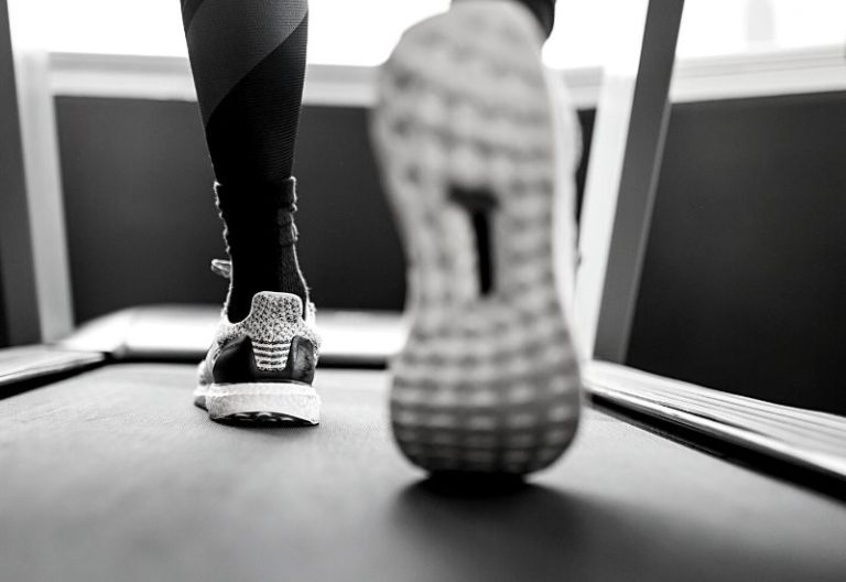 Should You Walk Backwards on the Treadmill? (Yes, and Here is Why ...