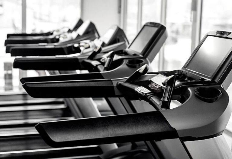 Should You Walk Backwards on the Treadmill? (Yes, and Here is Why ...